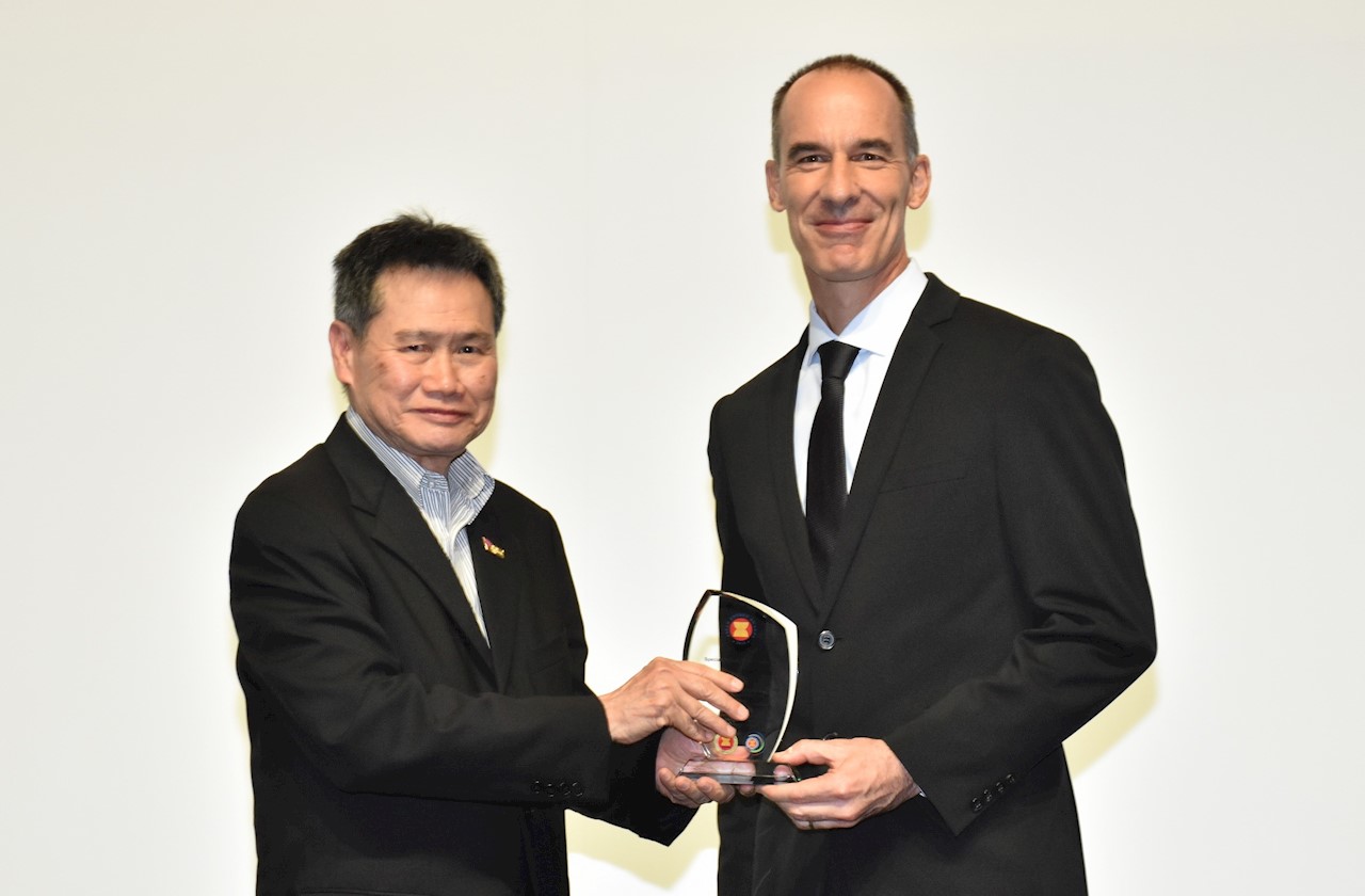 ABB wins ASEAN Energy Award for pioneering public EV project in Malaysia