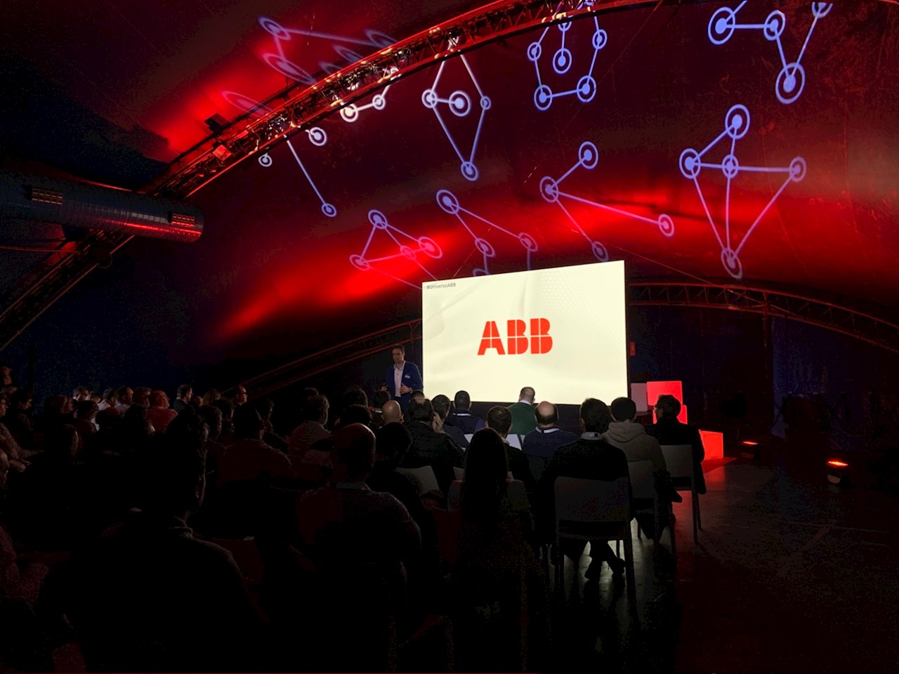 ABB presenta su Universo de Soluciones Digitales para la distribución ...
