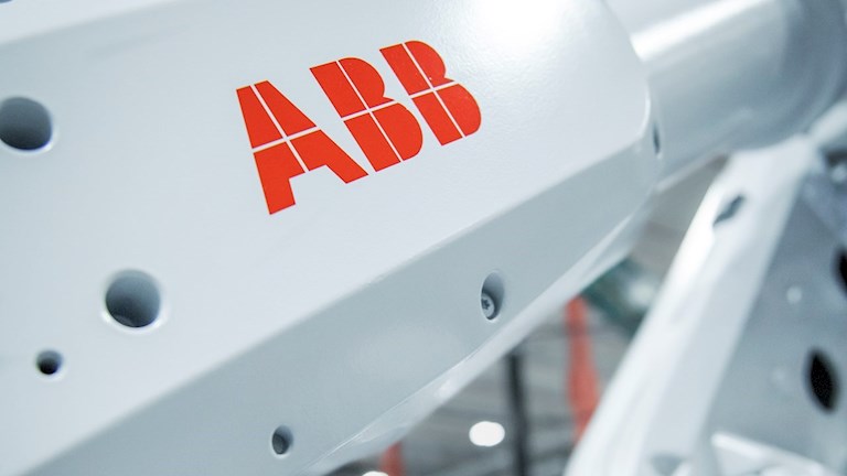 I nuovi robot ABB rendono i magazzini di ICA completamente ...