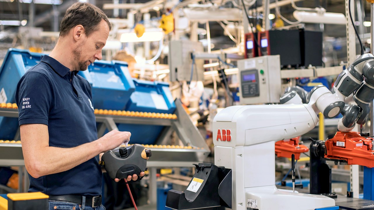 Kollaborativa robotar från ABB hjälper Husqvarna att bli mer ...