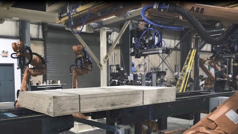 Radian Robotics met au point une cellule d’emballage du bois avec l’aide d’ABB Robotics dans l ...