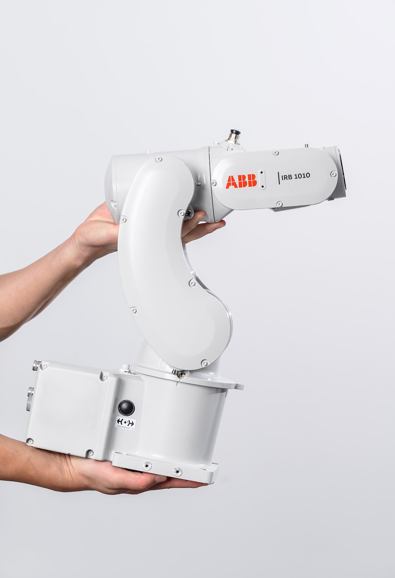 ABB presenterar den minsta industriroboten med klassledande nyttolast och precision