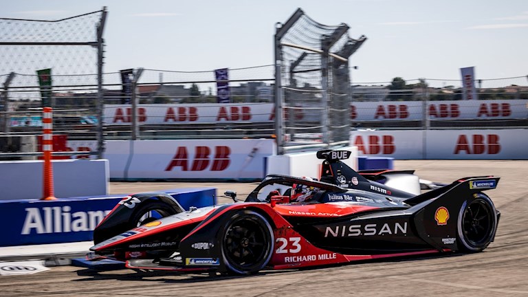 ABB Formula E unites future of e-mobility with a twist of tradition in ...