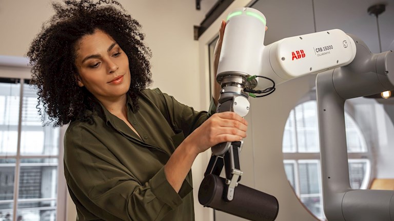 ABB预测三大关键趋势将引领2022年机器人自动化领域变革 | News center