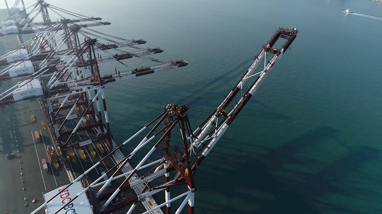 Operating 50-meter cargo cranes…remotely | ABB