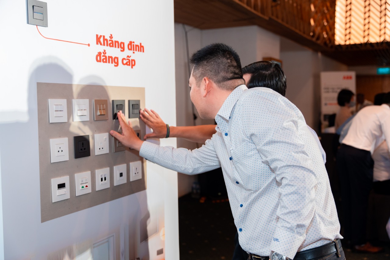 ABB ra mắt các dòng sản phẩm công tắc và ổ cắm điện thế hệ mới, mang ...
