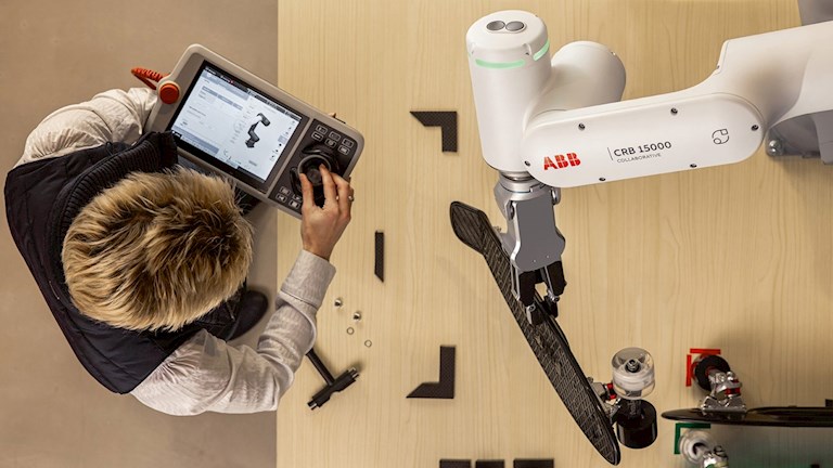 A helping hand | News center | ABB