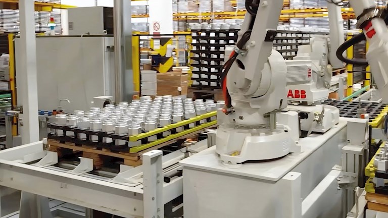 ABB Robots combine speed and flexibility to assemble 1,200 moka pots ...