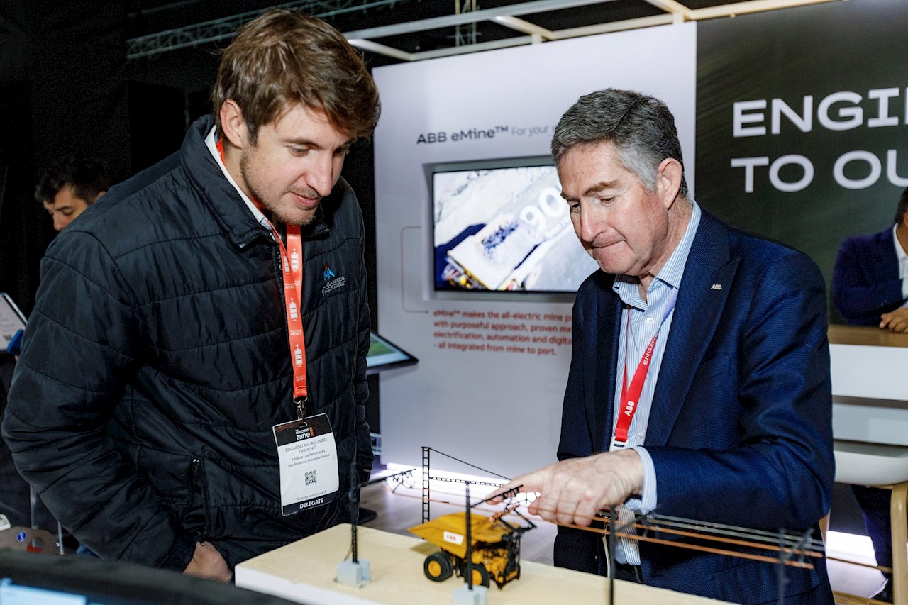 ABB reafirma su liderazgo en The Electric Mine 2025 en Chile | News center