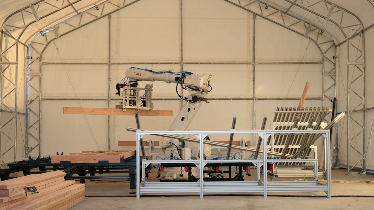 ABB and Cosmic use AI-powered robots to rebuild homes in Los Angeles area | News center